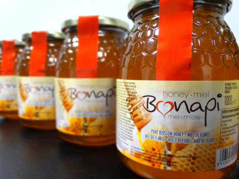 Miel con limón: Propiedades y recetas - MAES HONEY