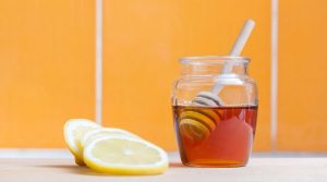Miel con limón: Propiedades y recetas - MAES HONEY